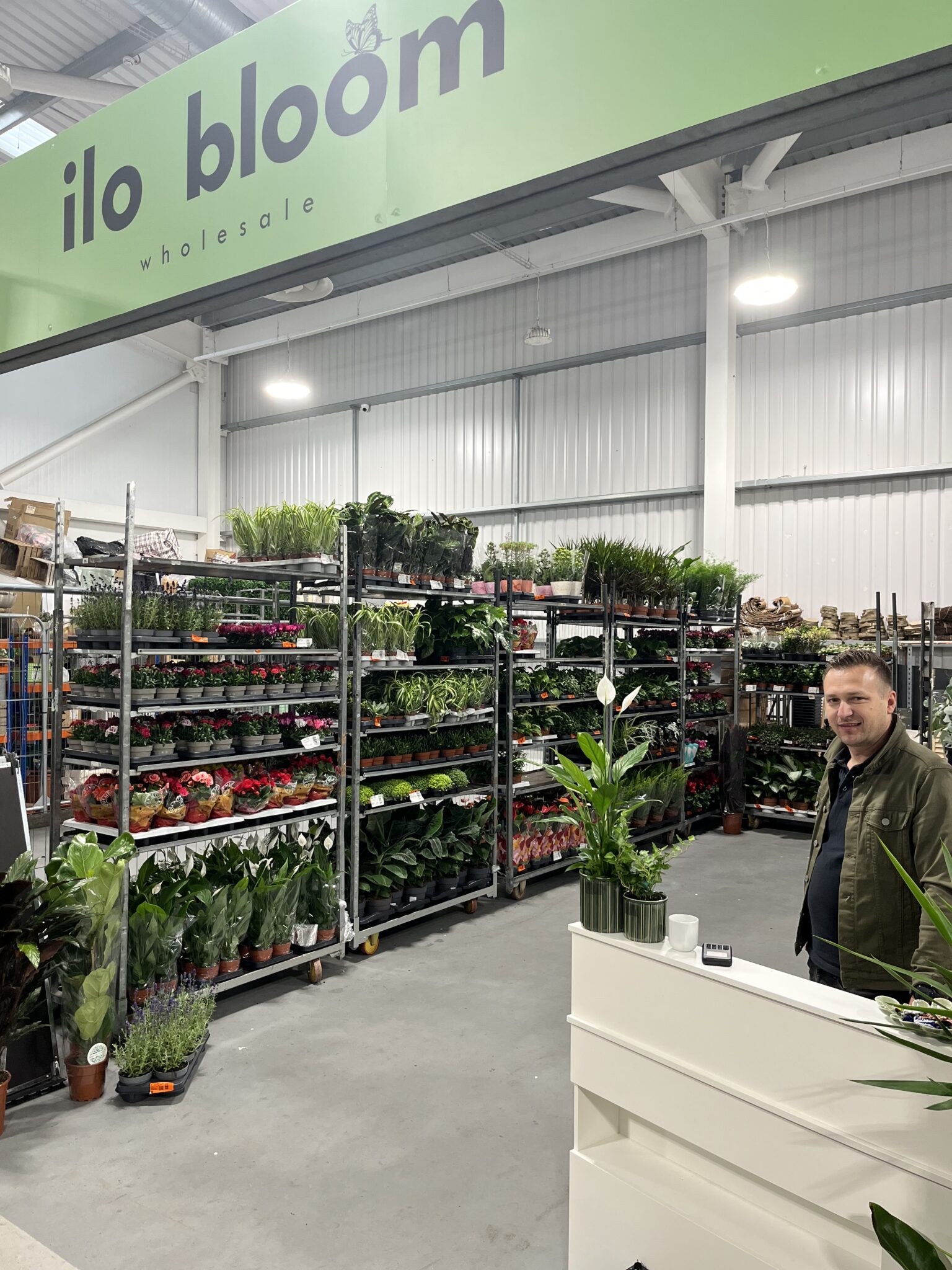 Damian opens new plant wholesaler
